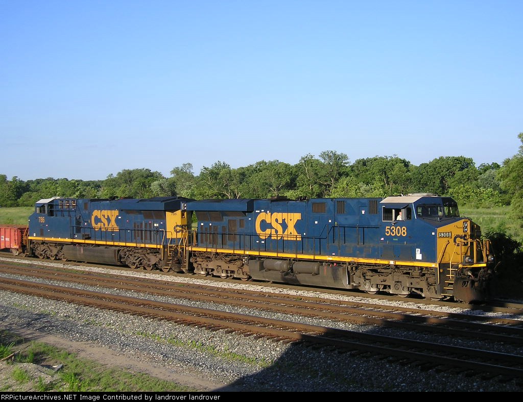 CSX 5308 On CSX K 587 South